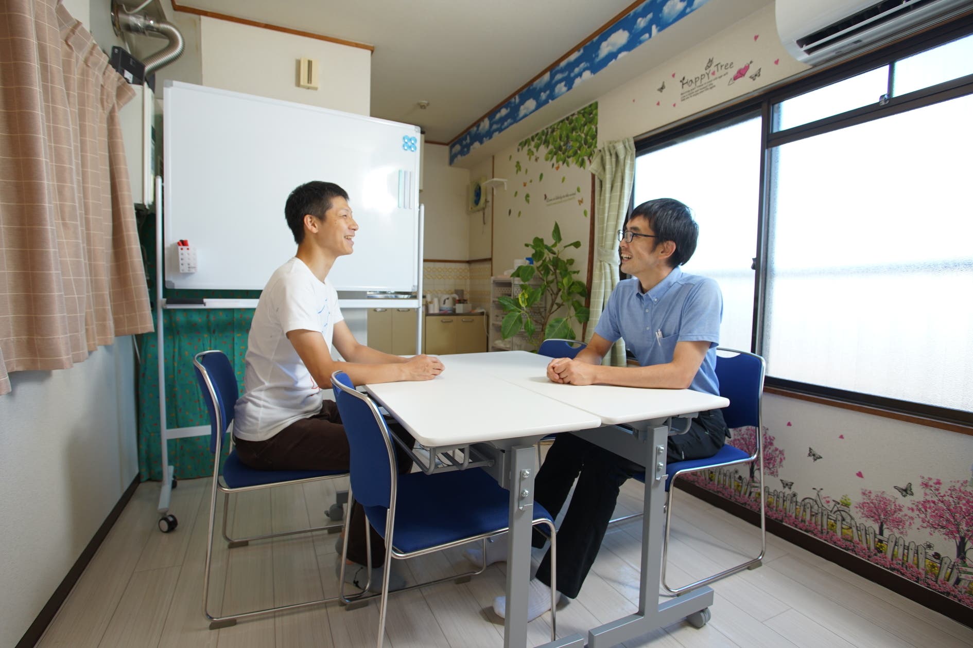 【京都 丹波橋駅前キタゲン】駅出口から徒歩２５秒の最！最寄り！！会議室　コンパクトで使いやすいテレワーク応援スペースの写真5