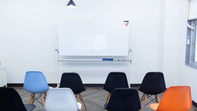 【神保町・水道橋徒歩5分】飲食可能/#貸切忘年会/消毒清掃/撮影機材一式/プロジェクター無料/セミナー/会議/多目的スペースの写真4