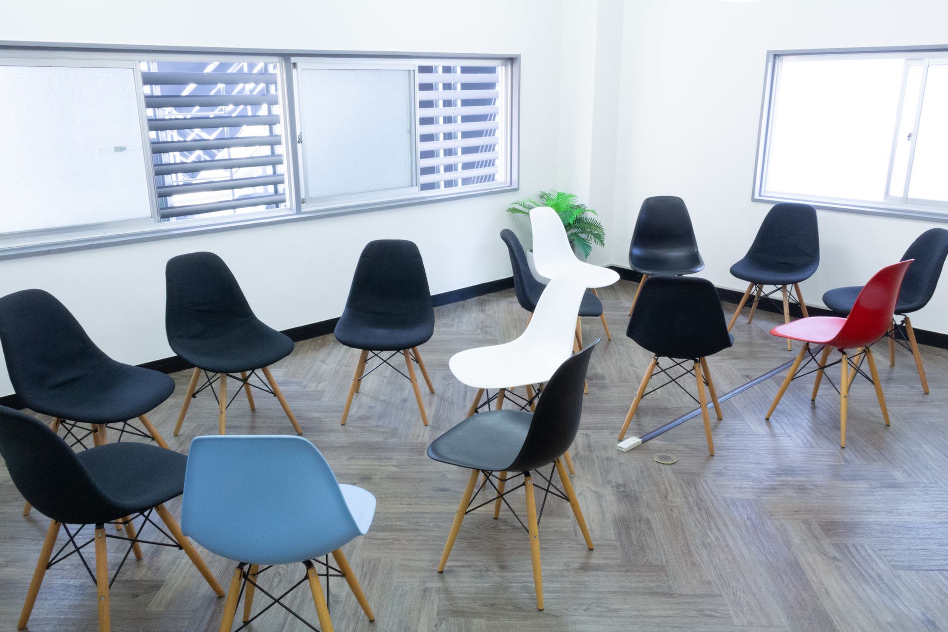 【神保町・水道橋徒歩5分】飲食可能/#貸切忘年会/消毒清掃/撮影機材一式/プロジェクター無料/セミナー/会議/多目的スペースの写真5