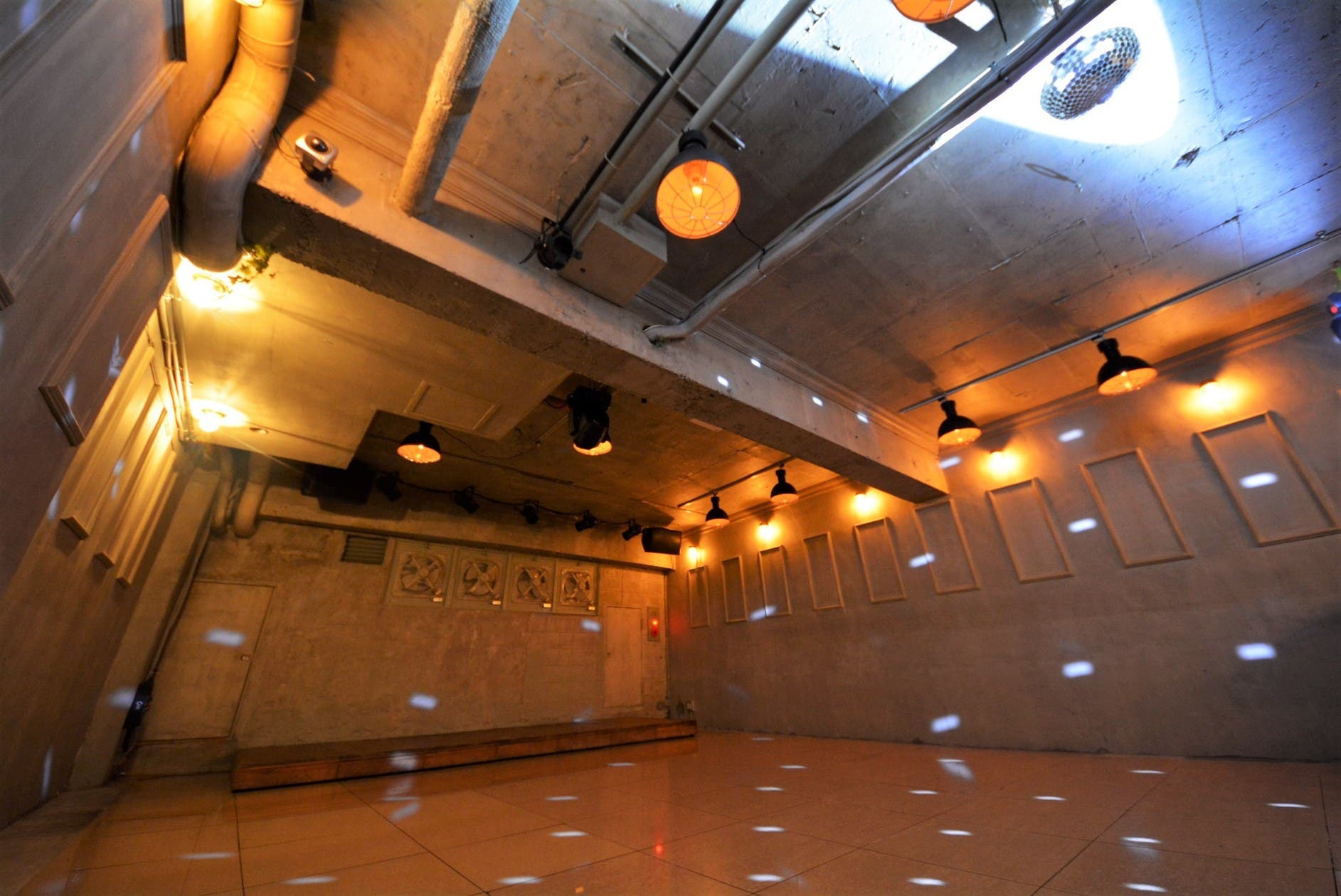 機材持ち込みOK / ステージ・音響・照明設備有/各種撮影・配信に【インダストリアルデザイン】の写真8