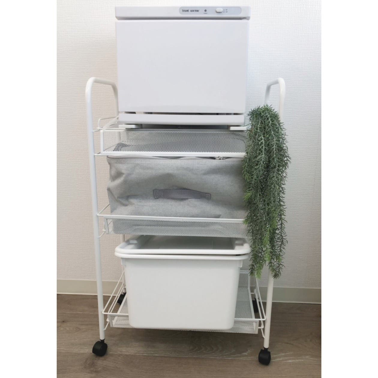 横浜東口 ＢサロンBrise douce フェイススチーマー,施術ベッド2台完備の完全個室美麗スタイリッシュサロンの写真8