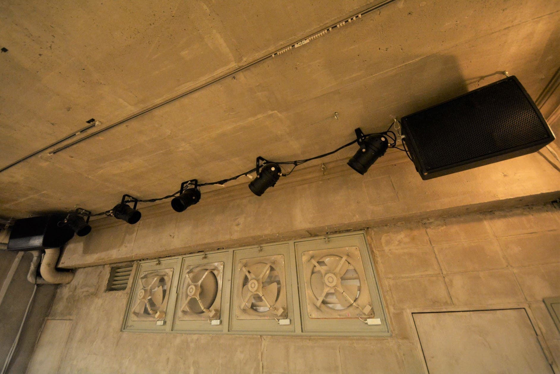 機材持ち込みOK / ステージ・音響・照明設備有/各種撮影・配信に【インダストリアルデザイン】の写真17