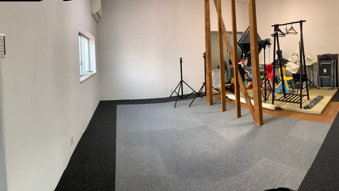 【阪急逆瀬川駅すぐ】撮影機材を完備した撮影スペースです。の写真3