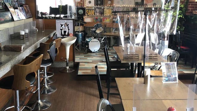 ピアノ,ドラム,スクリーン,DJ機材,女子会,パーティ,ライブ,二次会,飲み会,おしゃれ,レコード,の写真13