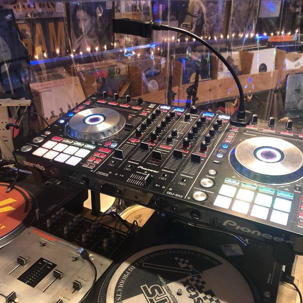 ピアノ,ドラム,スクリーン,DJ機材,女子会,パーティ,ライブ,二次会,飲み会,おしゃれ,レコード,の写真14