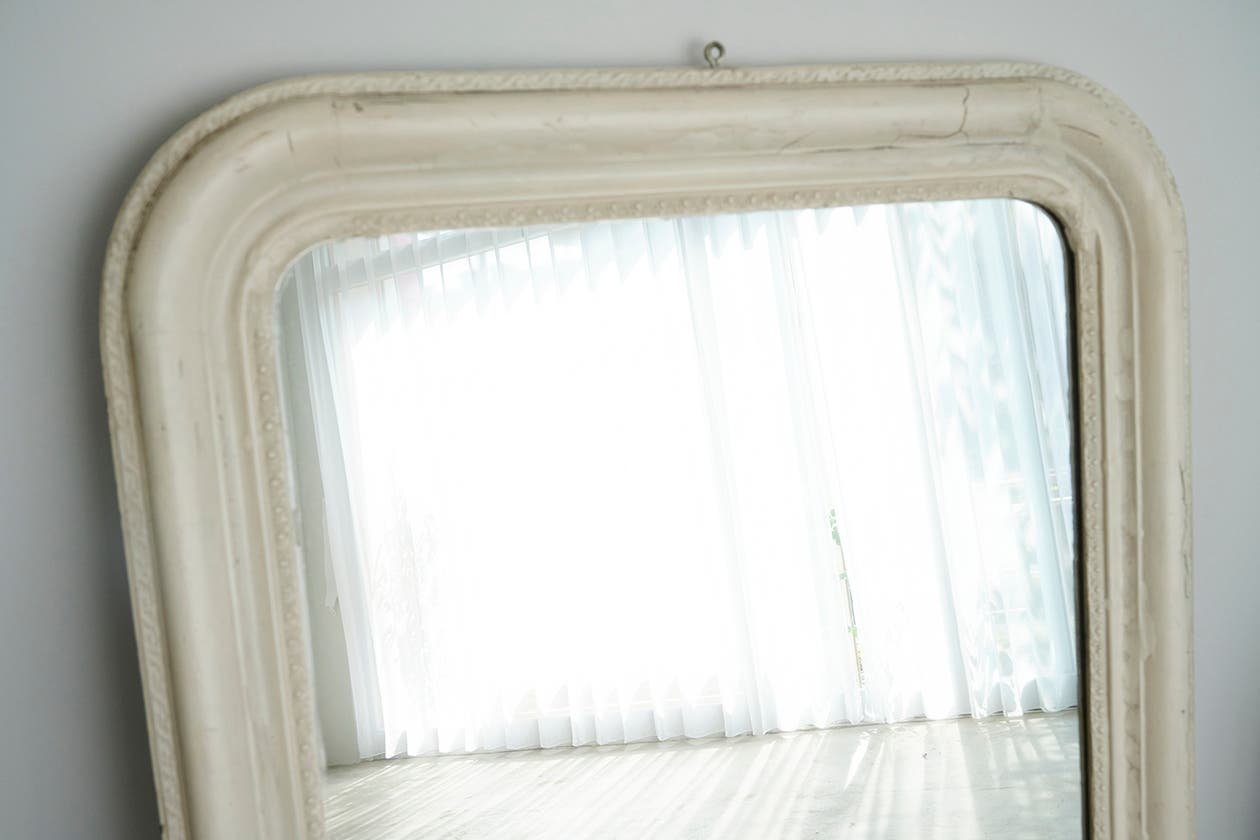 優しい自然光と白壁で撮影できる小さいフォトスタジオの写真7