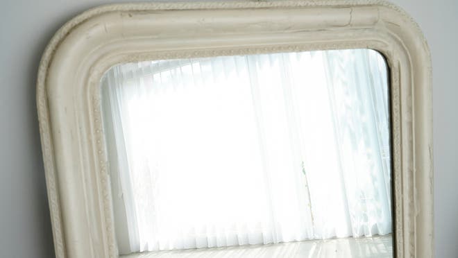 優しい自然光と白壁で撮影できる小さいフォトスタジオの写真7