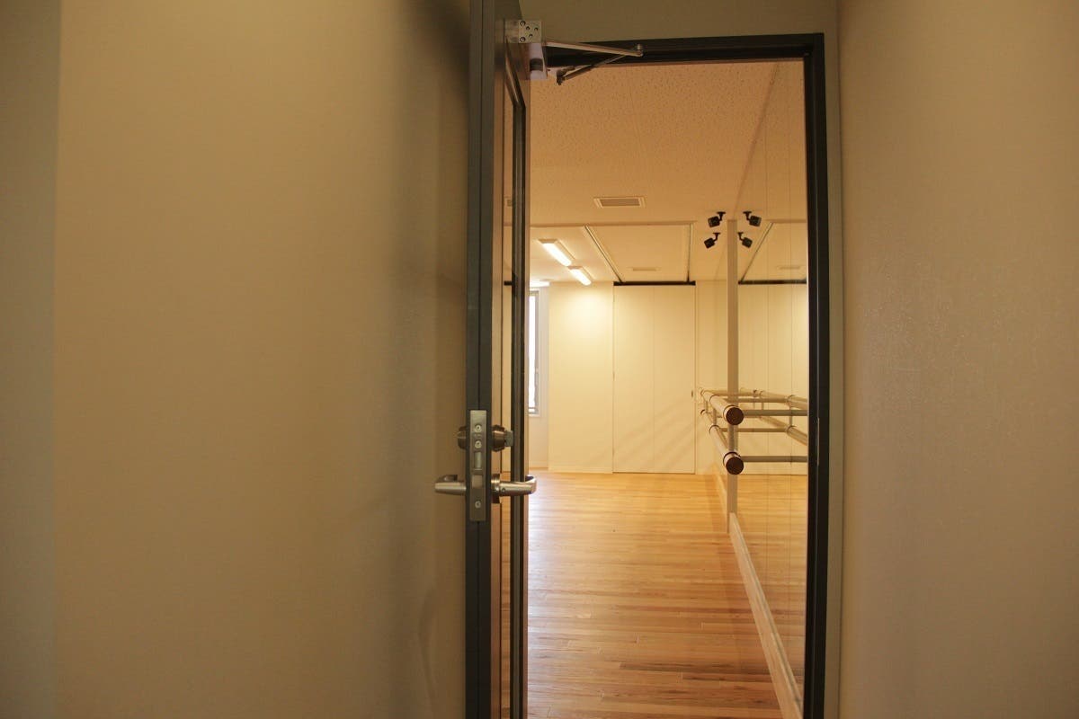 【幕張スタジオ】スタジオ仕様のレンタルスペース！会議/レッスン/お茶会/交流/勉強/ワークショップの写真4