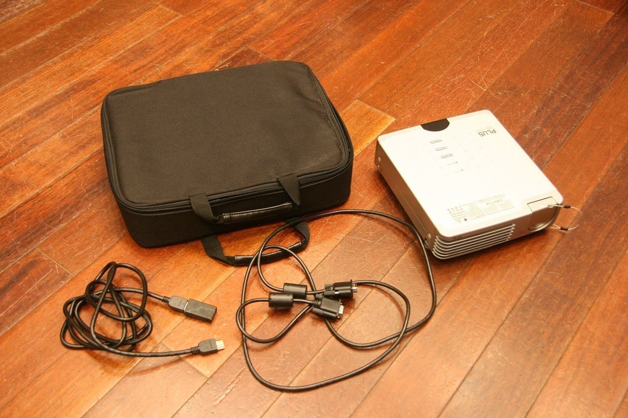 プロジェクター（置き型/PLUS U5-111）の画像2