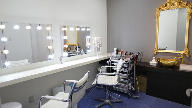 【ココスタジオ日本橋】黒の撮影ルーム📸 換気・定期消毒✨無料WiFi✨コスプレ撮影👚✨の写真17