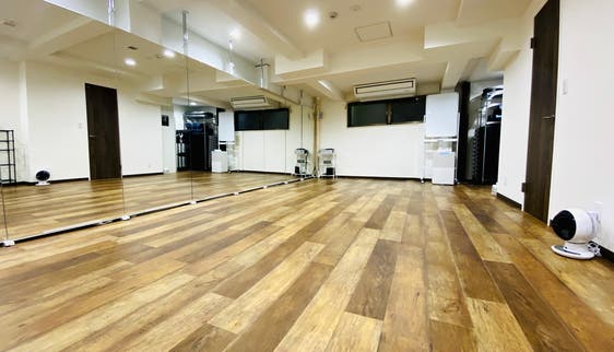 【王子駅徒歩4分】ダンスのできるレンタルスタジオ 高速フリーWi-fi完備!オンラインレッスンに◎ 備品は全て無料です。の写真1