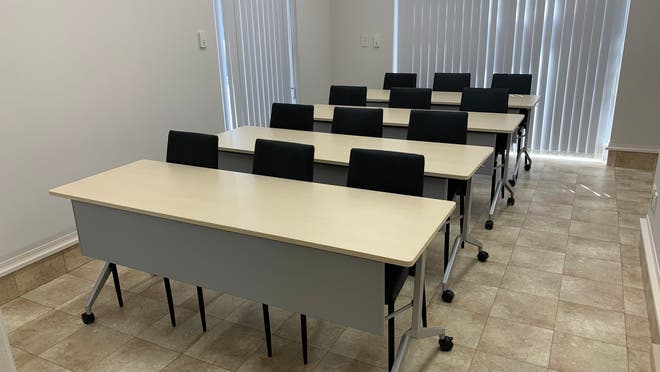 【高崎駅徒歩5分/駐車場付】少人数~15名・Wi-Fi・ホワイトボードありの写真2