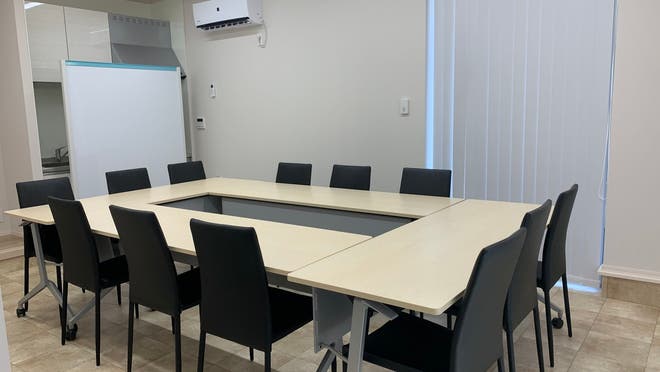 【高崎駅徒歩5分/駐車場付】少人数~15名・Wi-Fi・ホワイトボードありの写真4