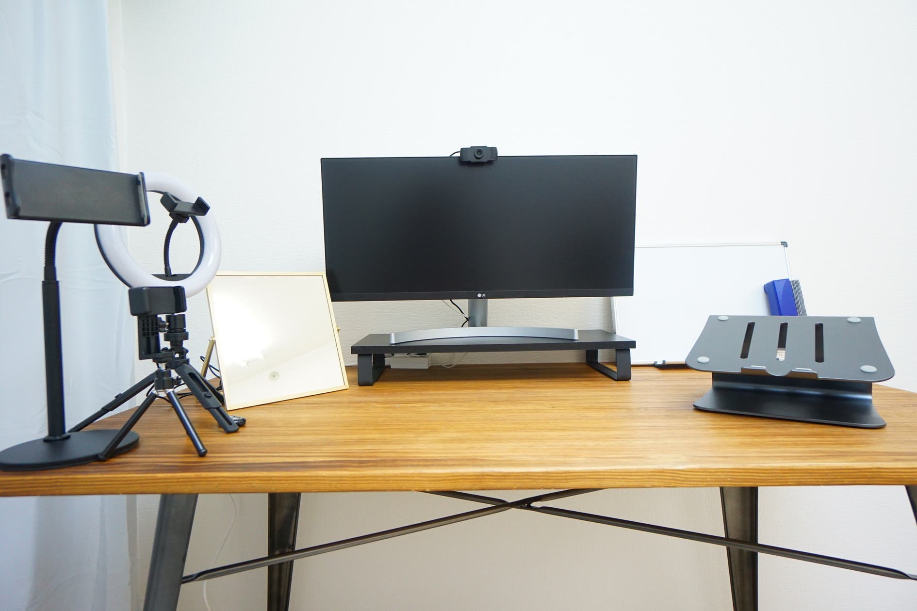 ＜新大阪ミニマルオフィス＞完全個室✨Wi-Fi/モニター/ソファー/Webカメラ完備！テレワーク/Web会議/面接/商談の写真6