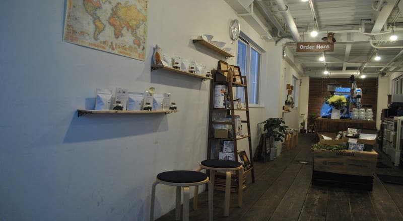 神戸元町・栄町　裏路地にあるカフェスペースを１棟貸切　個展・セミナー・ライブイベントに