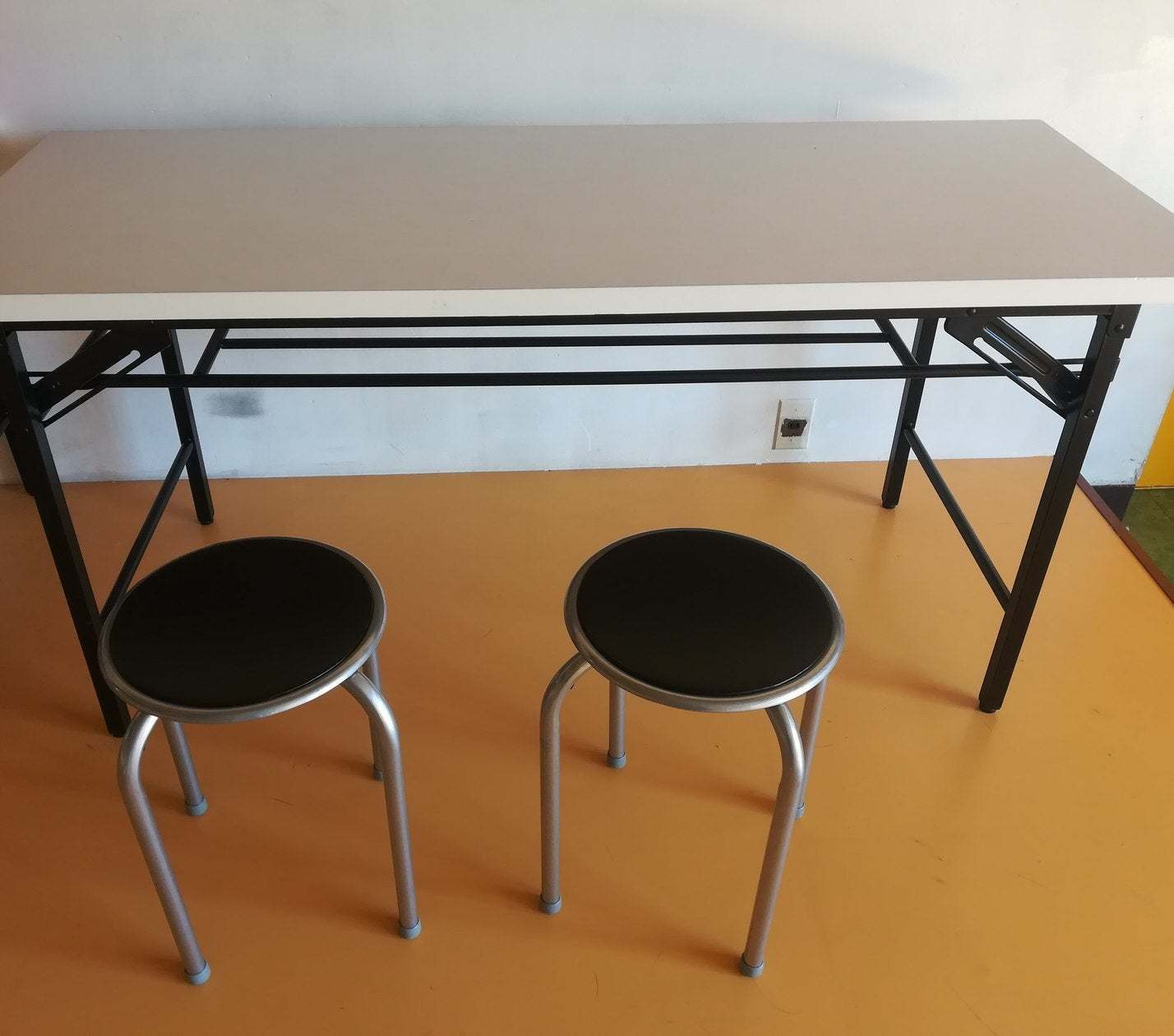 長机5台・丸椅子20脚の一式の画像1