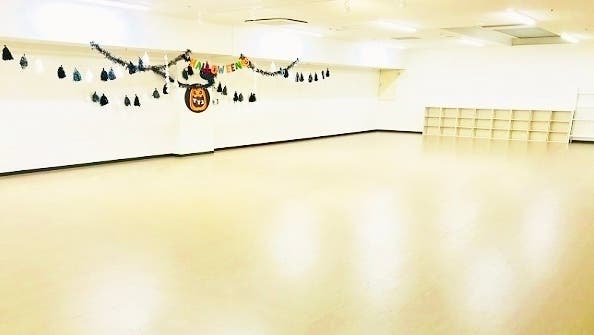【YTJ伊丹スタジオ】伊丹駅西口から徒歩5分・鏡張りのダンスやレッスンに最適なスタジオですの写真1