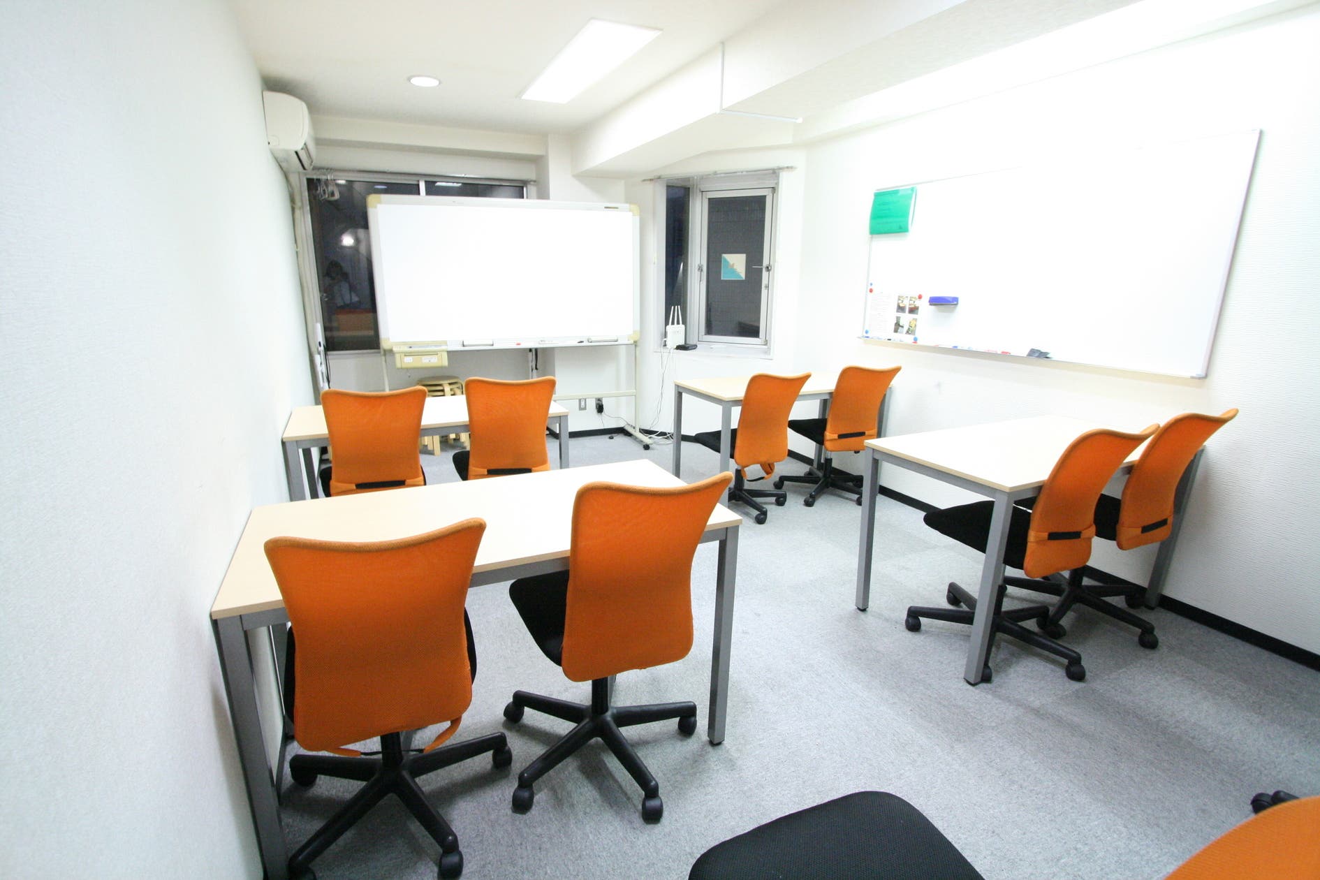 【新宿西口駅近】プロジェクター・WiFi全て無料！ふれあい貸し会議室 新宿B-801（旧ワンコイン会議室新宿 新宿西口会議室A）の写真8