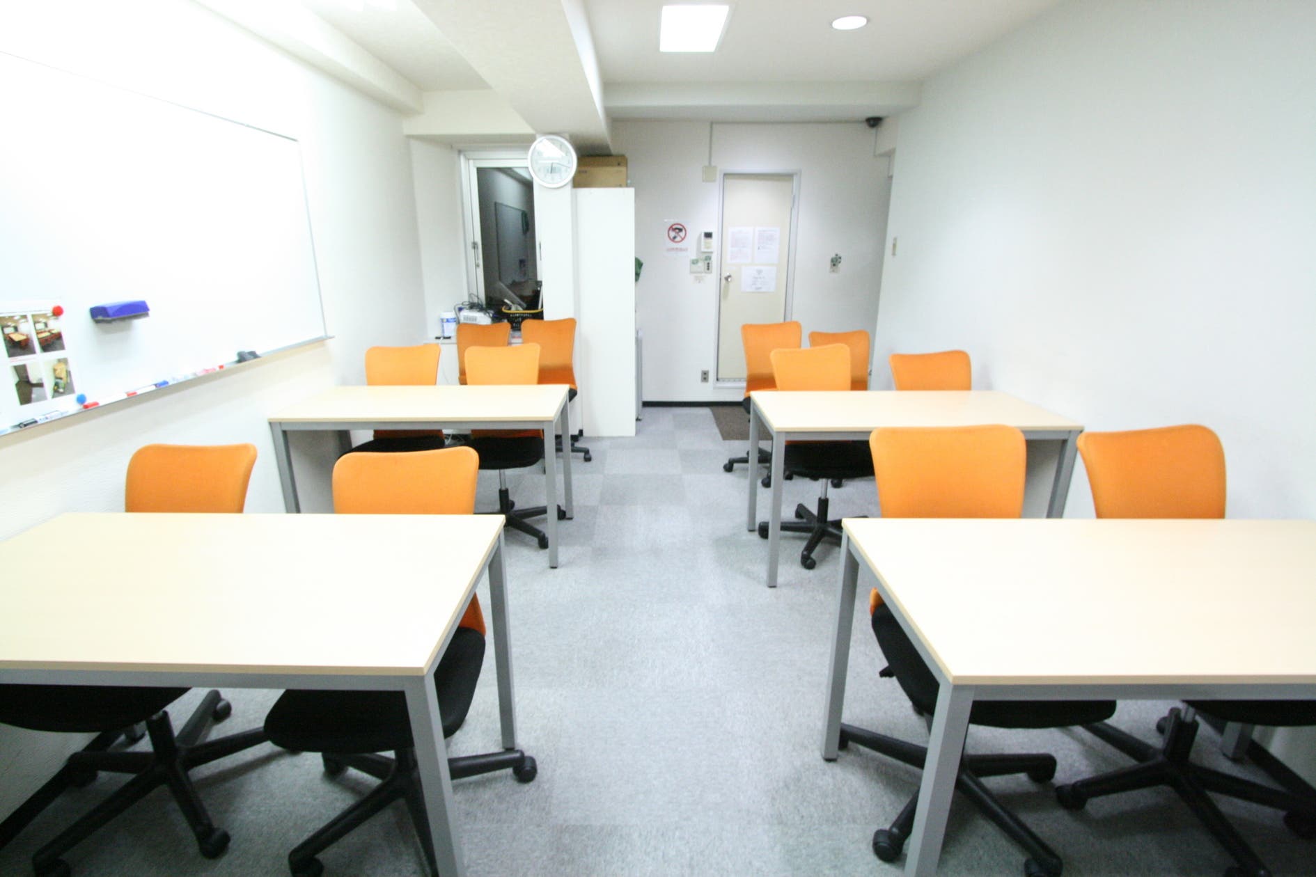 【新宿西口駅近】プロジェクター・WiFi全て無料！ふれあい貸し会議室 新宿B-801（旧ワンコイン会議室新宿 新宿西口会議室A）の写真11