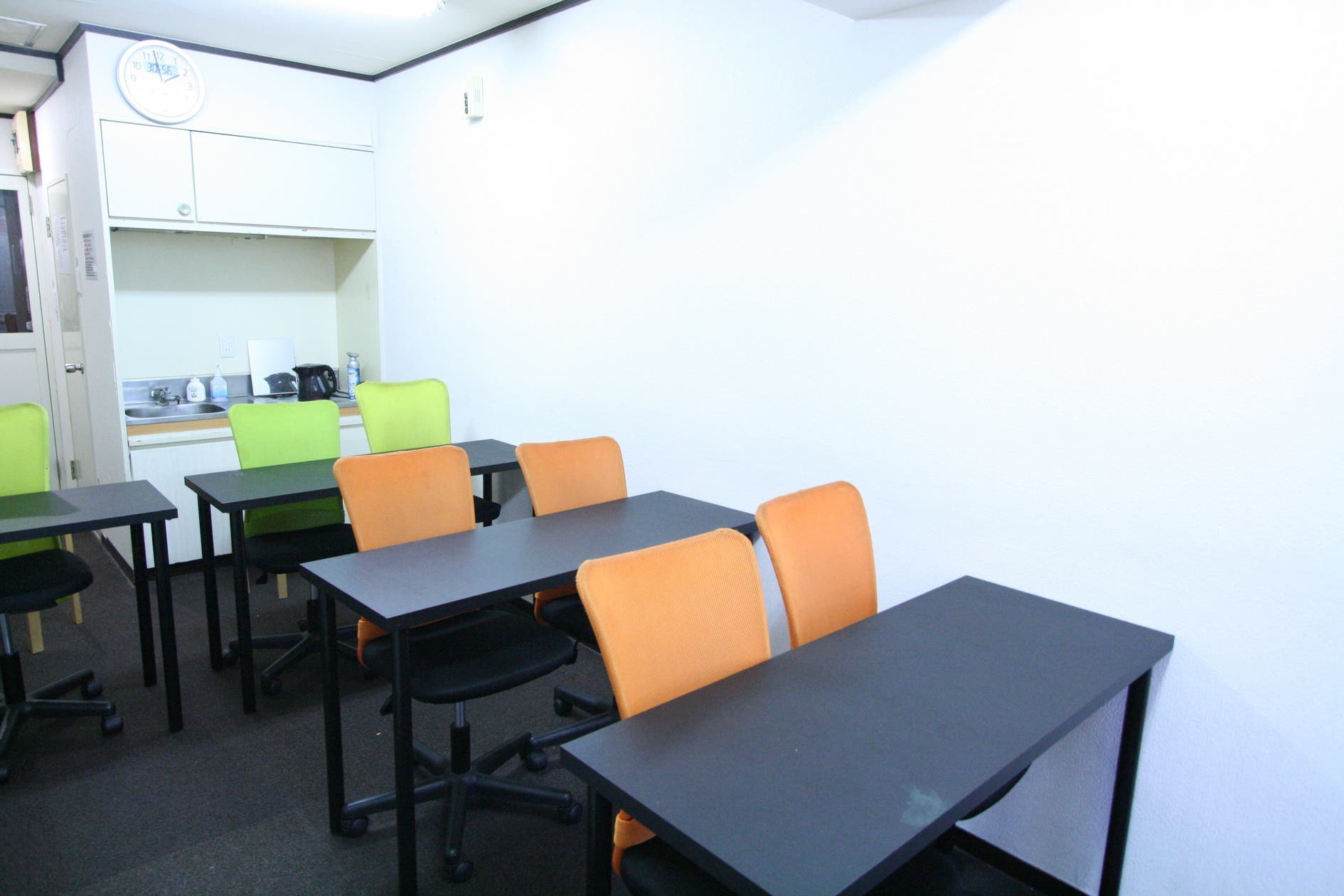 【高田馬場駅徒歩0分！】個室会議向け！ふれあい貸し会議室 高田馬場A（旧ワンコイン会議室高田馬場 早稲田口会議室）の写真7