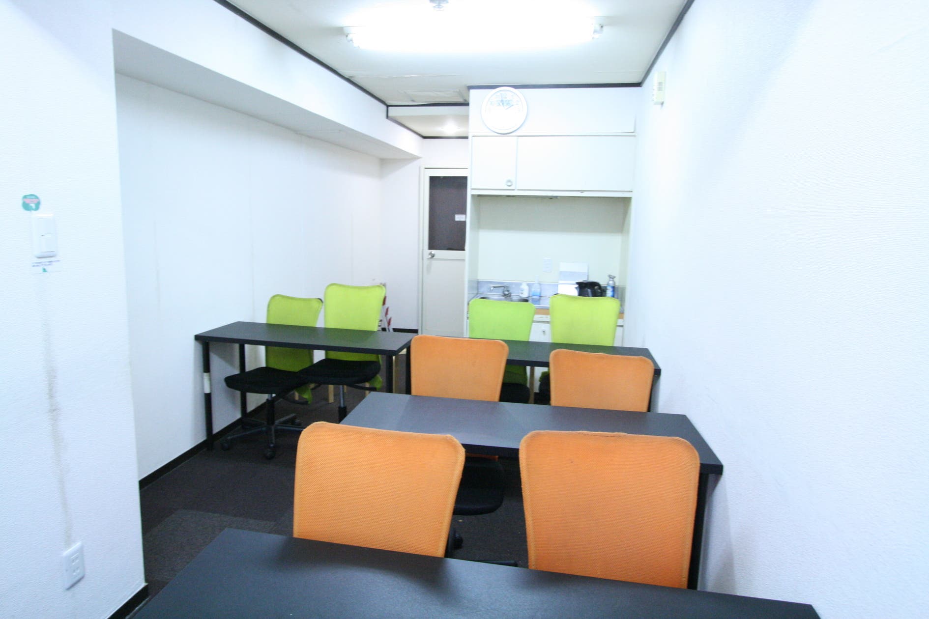 【高田馬場駅徒歩0分！】個室会議向け！ふれあい貸し会議室 高田馬場A（旧ワンコイン会議室高田馬場 早稲田口会議室）の写真8