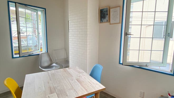 4人用会議室(LAルーム)解放感あふれるロサンゼルス風ミーティングルーム。WEB会議・ワークショップにもぴったりの写真1