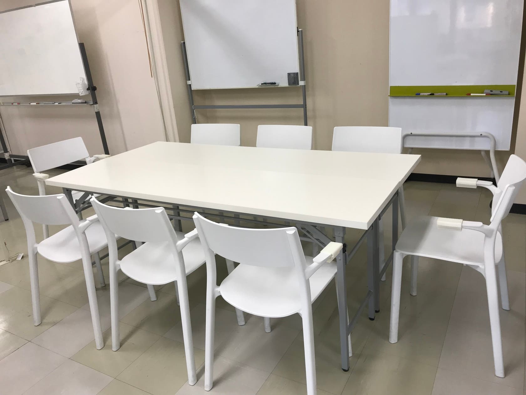 蒲田2分コワーク内スペースA：パーティション区切り　スタッフ常駐　レッスン、ボードゲーム等に最適の写真1