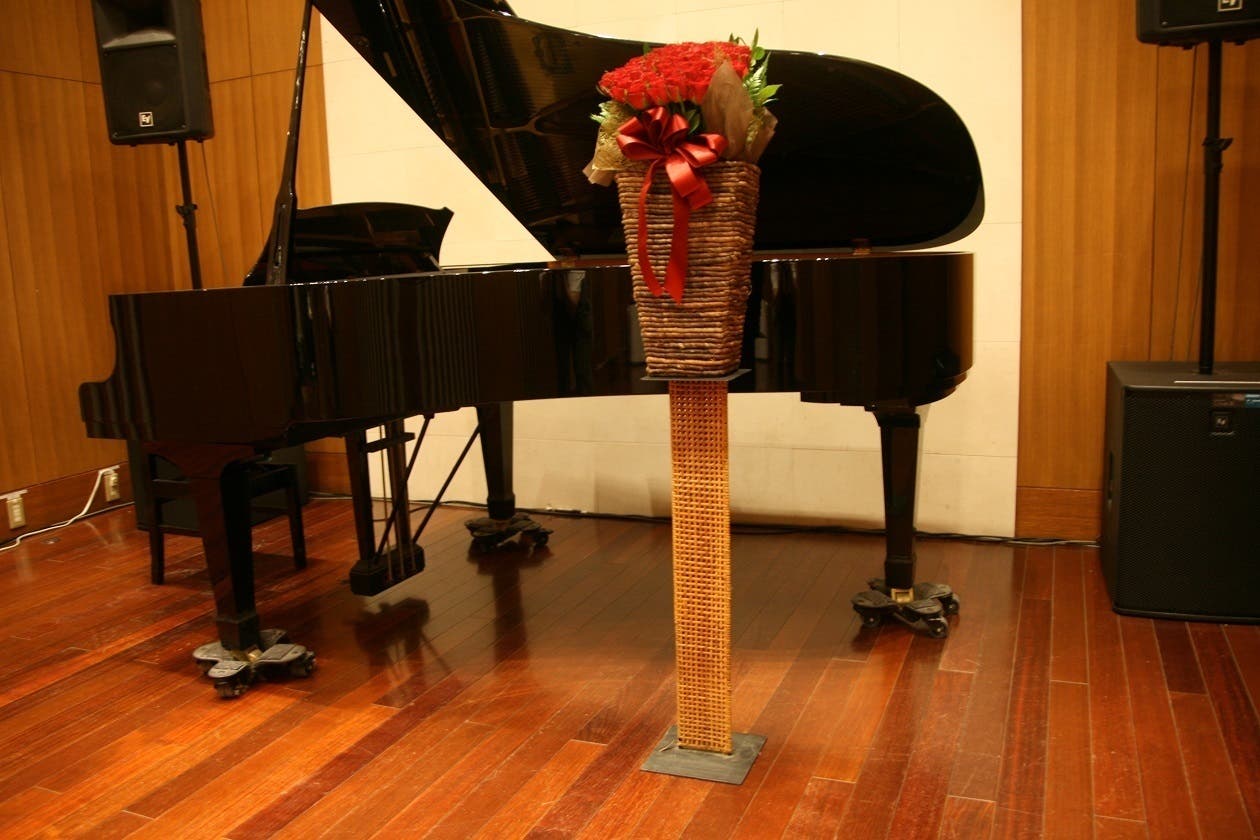 コンサート用お花飾り台レンタルの画像1