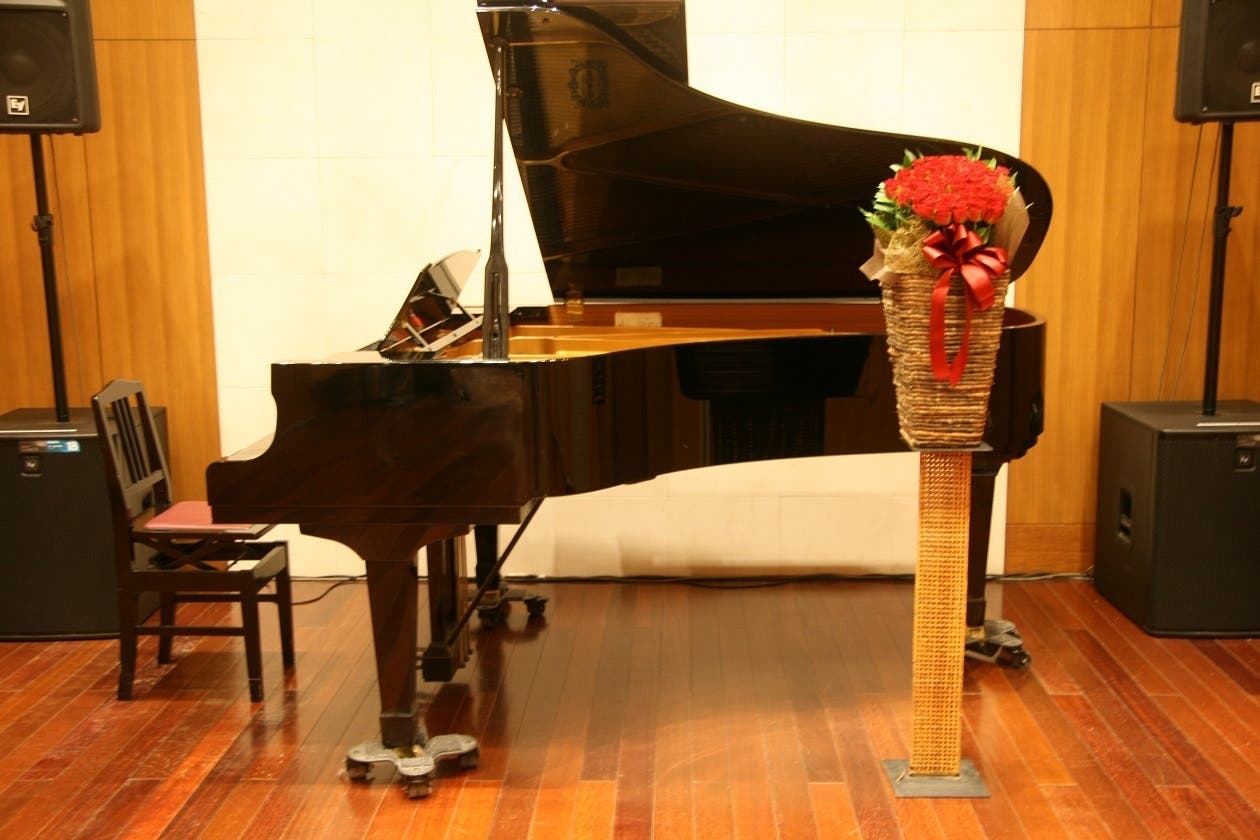 コンサート用お花飾り台レンタルの画像3