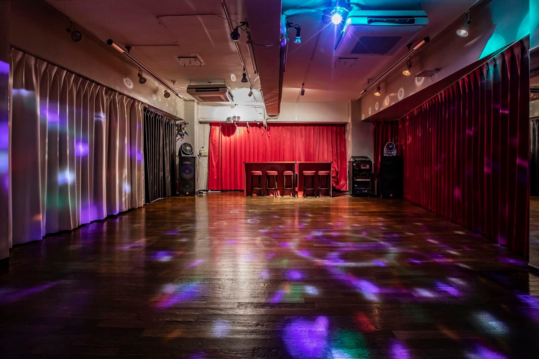 ダンスレッスンや練習、ワークショップ、会議、撮影などに最適な空間です。の写真6