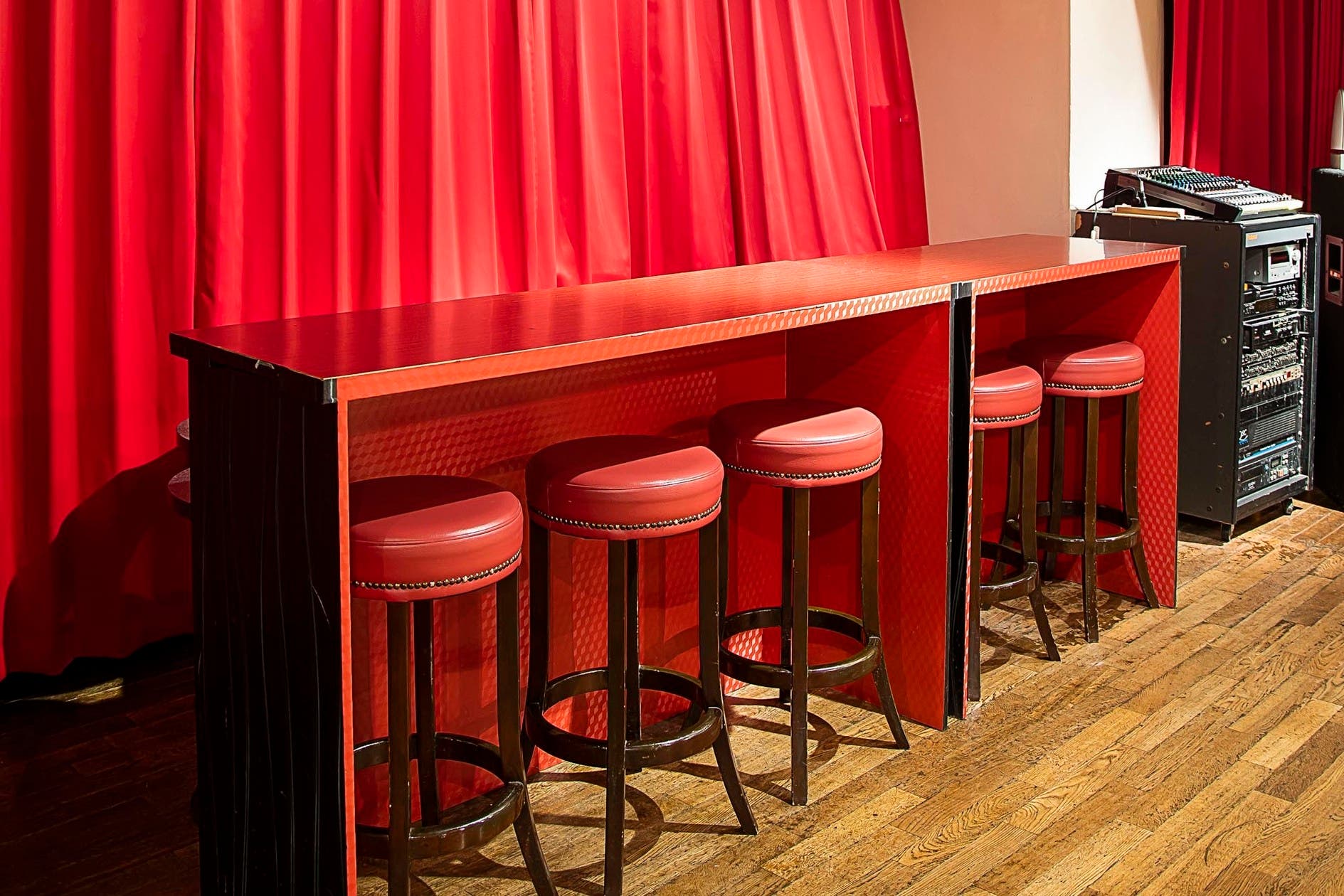 ダンスレッスンや練習、ワークショップ、会議、撮影などに最適な空間です。の写真8