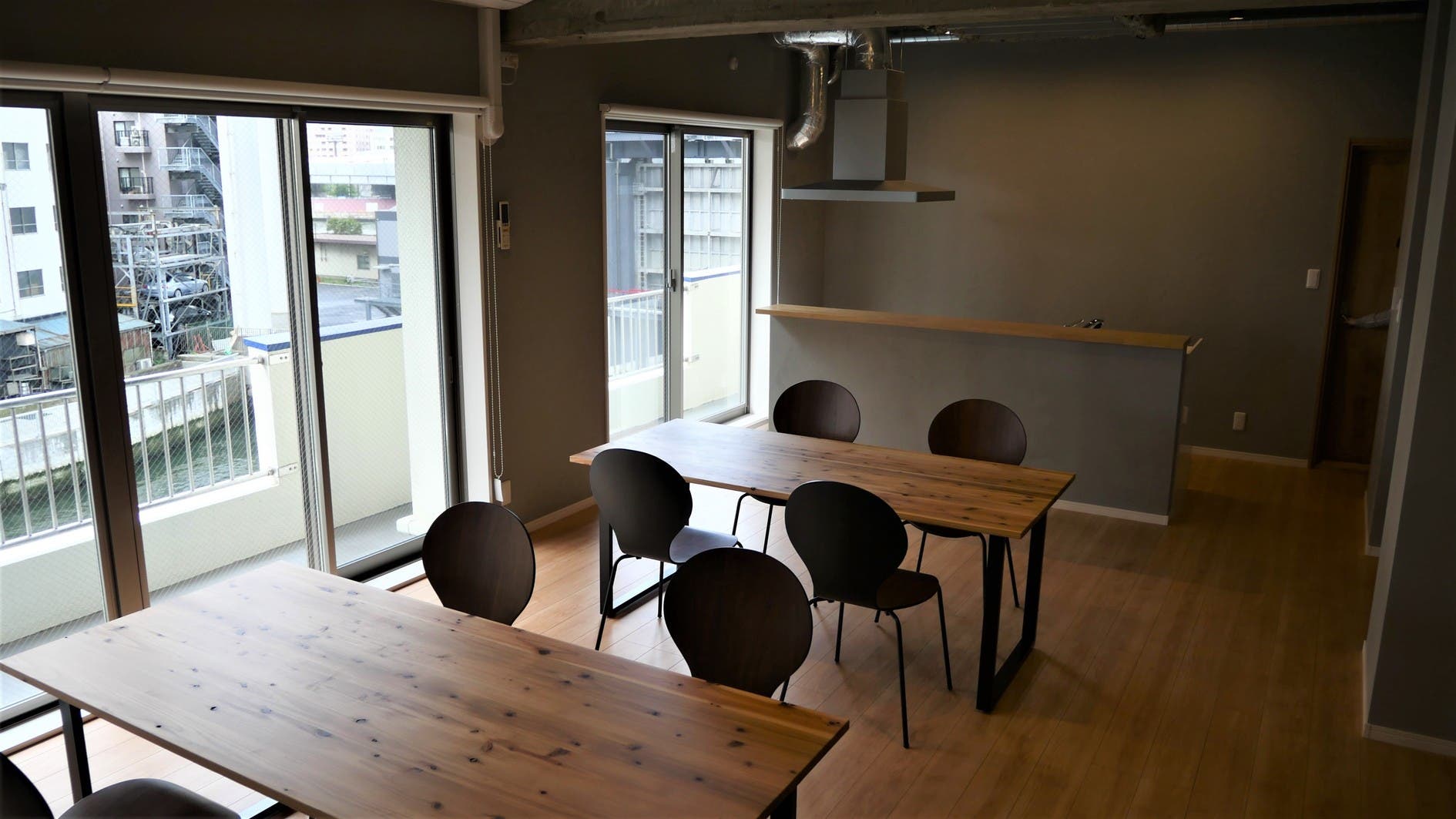 【A-space】川のほとりにある多目的スペース！ゴルフシミュレーター付き室内ゴルフスペース/キッチン付きスタジオスペースの写真5