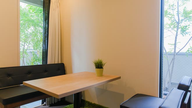 ホテルランク1位の1室【超高速安定WiFi】緑見える会議室◎商談・面談・zoom/web会議・オンラインミーティング・会議室◎の写真2