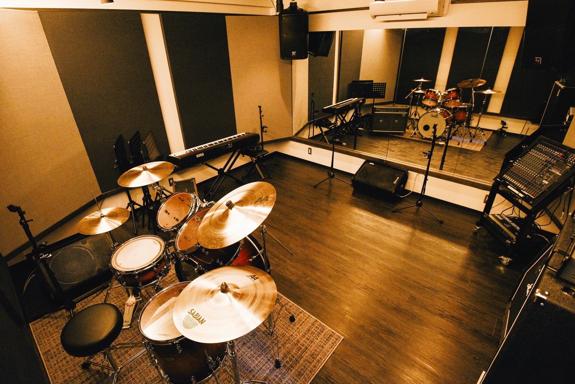 レコーディングスタジオリハーサルスタジオ、バー完備の写真6