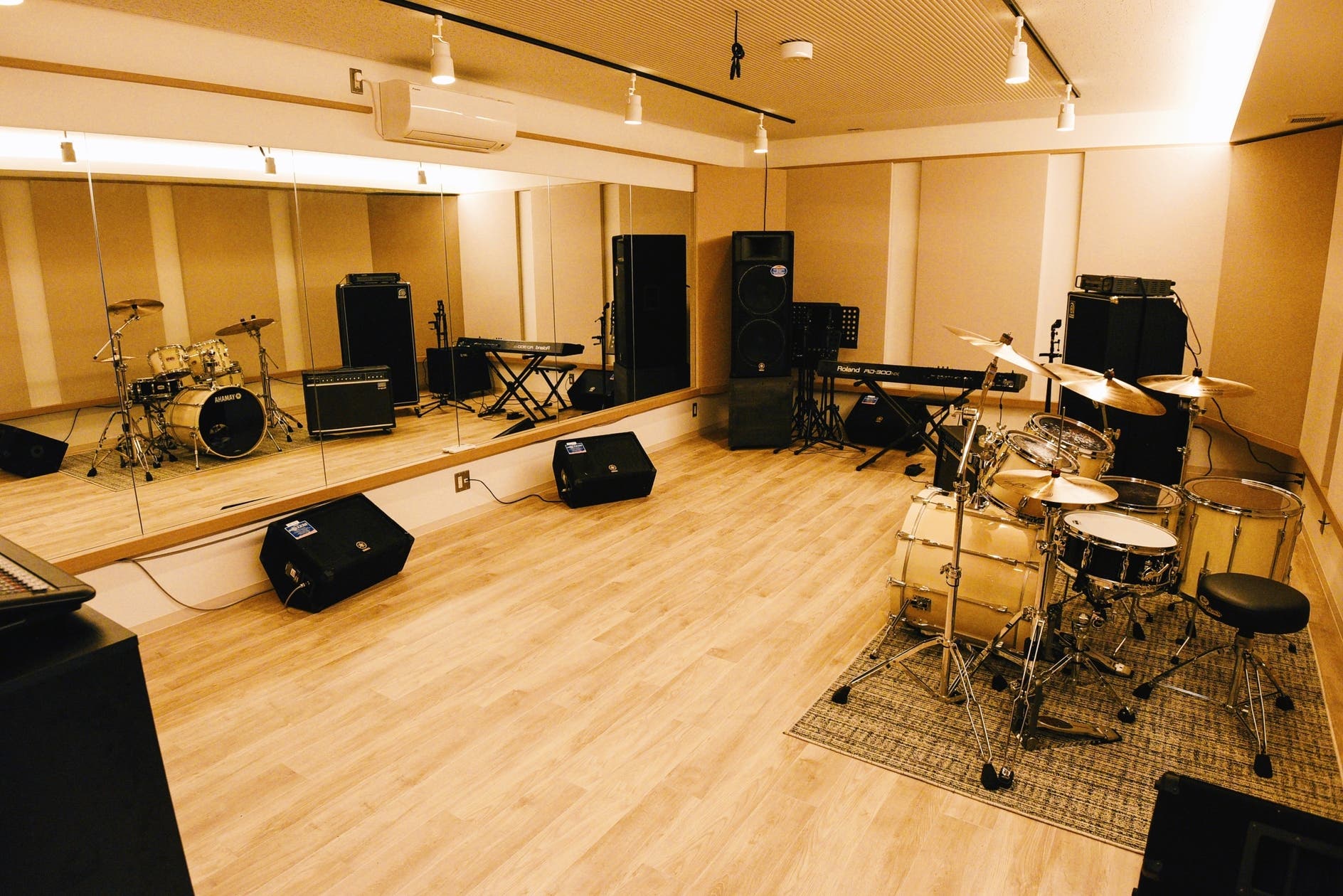 レコーディングスタジオリハーサルスタジオ、バー完備の写真7