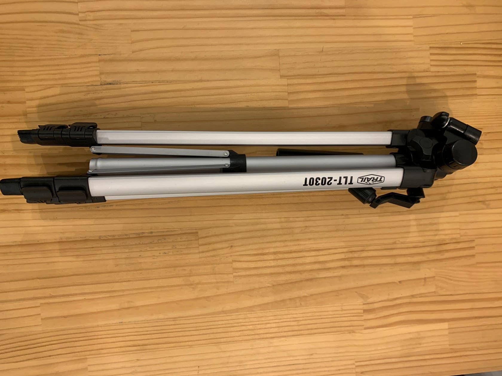 撮影用三脚と照明器具レンタルの画像2