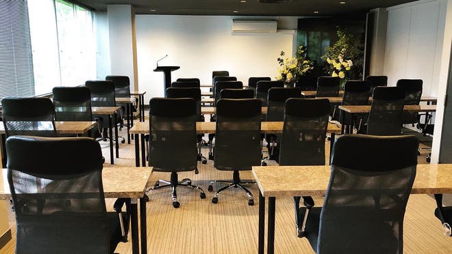 広瀬通 TVモニター付【4階4-A会議室】プロジェクター有/セミナー・プレゼン・展示会/上質空間/30名様用の写真2