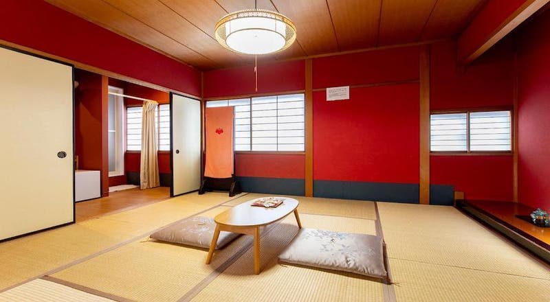 金沢駅から徒歩5分。トイレシャワー付き個室で、和室でのんびりデイユース、テレワーク、面接や動画撮影、簡単なクッキングに！