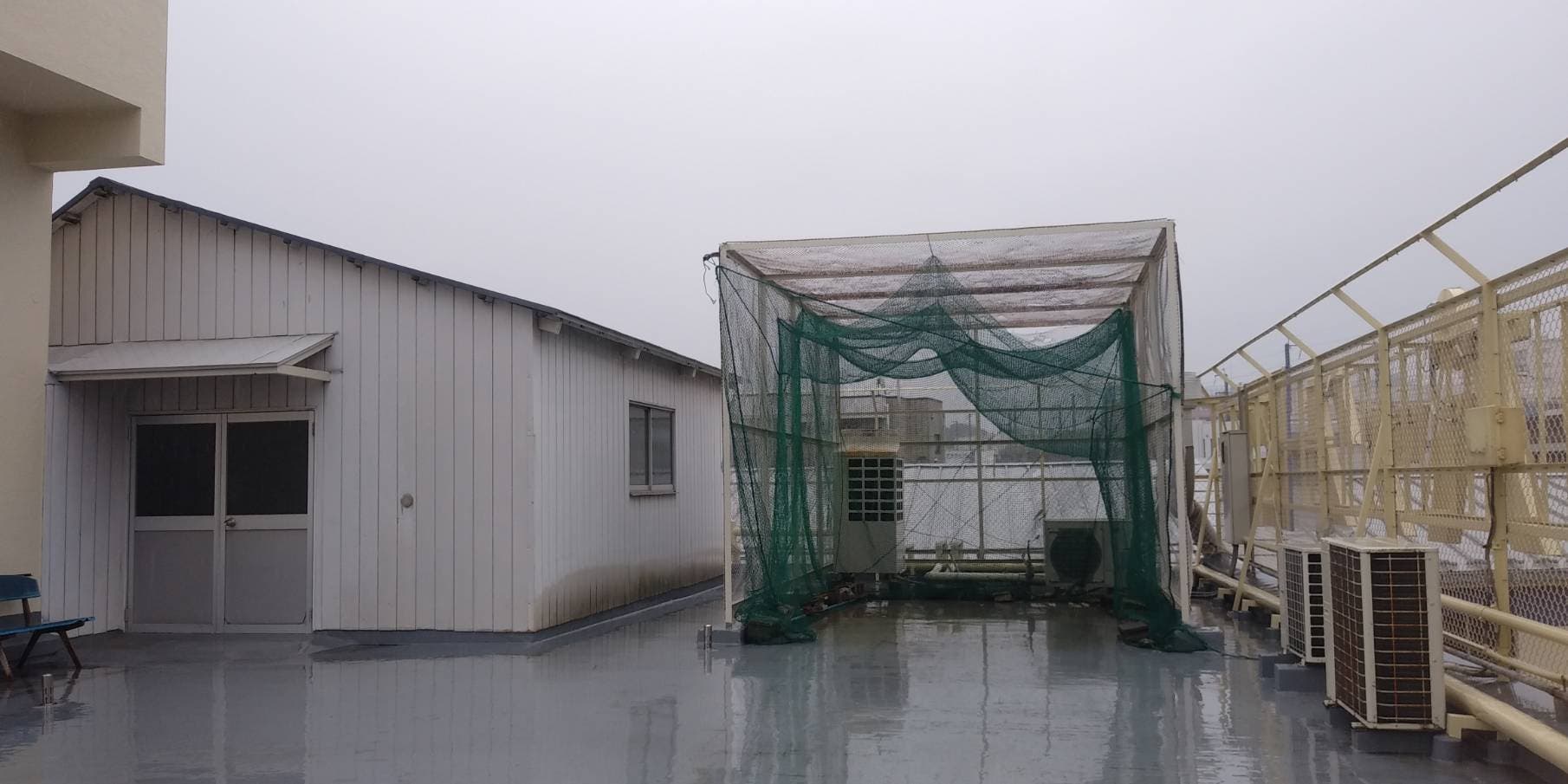 FC　SPACE【屋上】眺望🌞複数スペース◎駐車◎【秋葉原・池袋～電車20分以内】駅近　昭和　ベンチ　空　電車　レトロ　都電の写真8