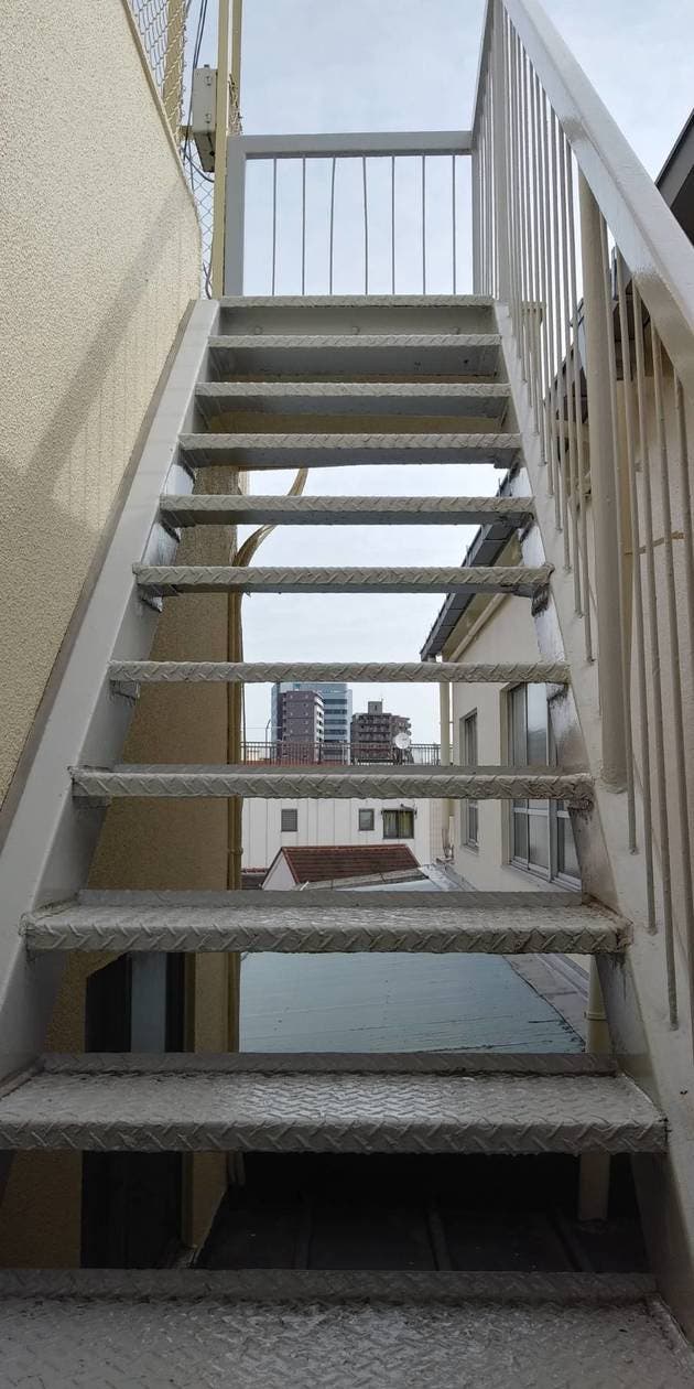 FC　SPACE【屋上】眺望🌞複数スペース◎駐車◎【秋葉原・池袋～電車20分以内】駅近　昭和　ベンチ　空　電車　レトロ　都電の写真10