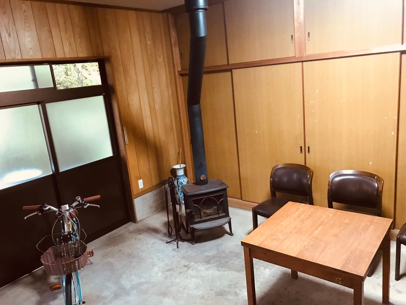 薪ストーブのある小さなおうち／神戸三宮から車20分【広々お庭でBBQ！】【冬も流しそうめん🎋】の写真4