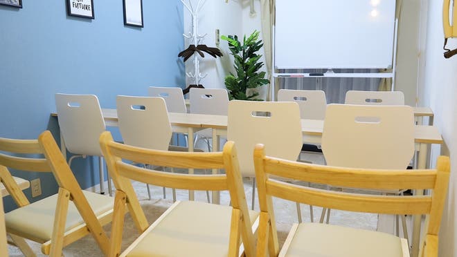 桜木町駅出口から徒歩5秒!会議、撮影、ボードゲーム、など可能!プロジェクター等無料!光回線の写真3