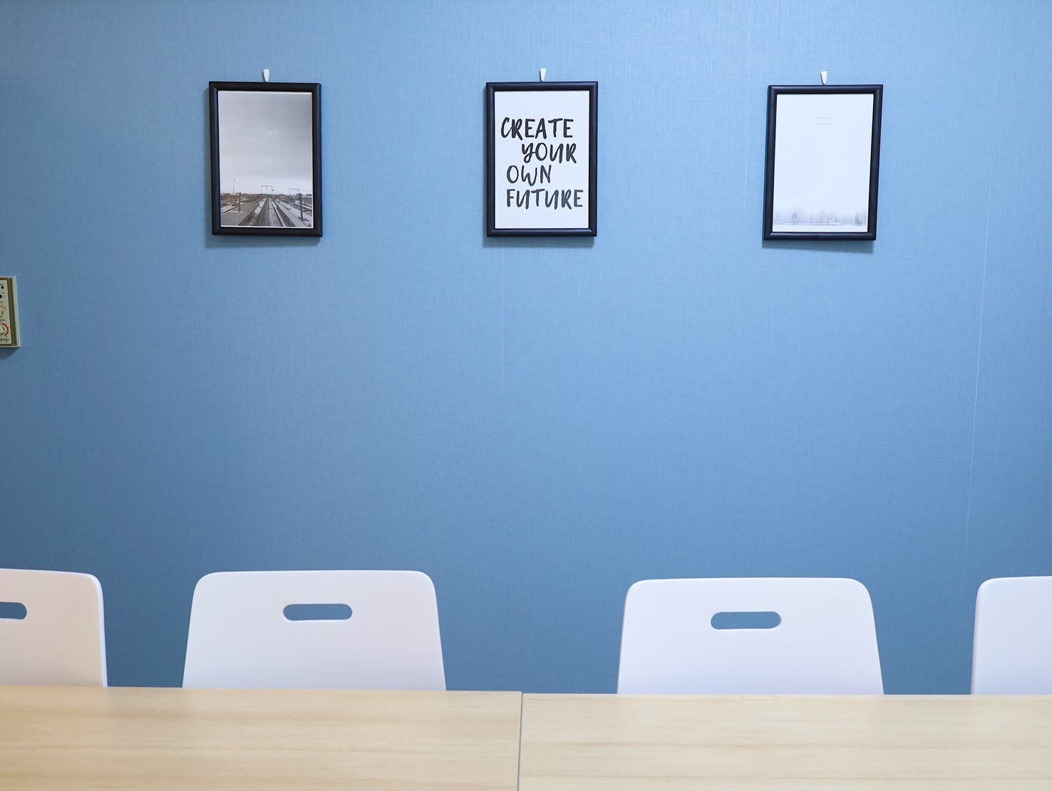 桜木町駅出口から徒歩5秒！会議、撮影、ボードゲーム、など可能！プロジェクター等無料！光回線の写真5