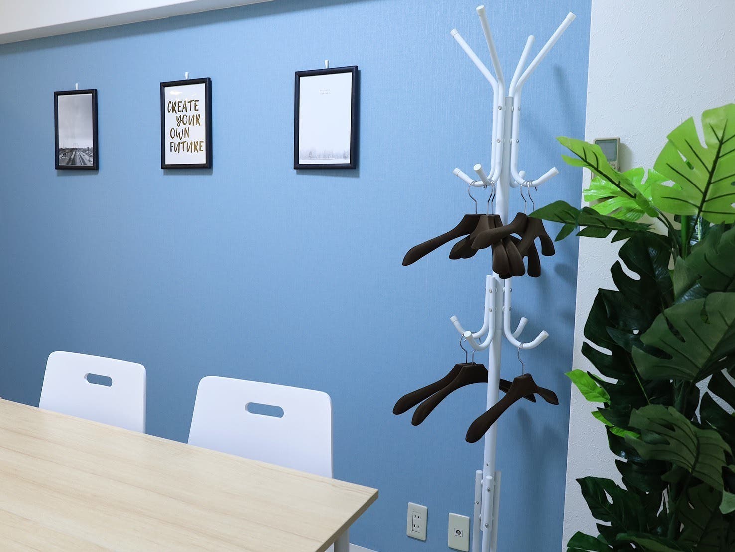 桜木町駅出口から徒歩5秒！会議、撮影、ボードゲーム、など可能！プロジェクター等無料！光回線の写真6