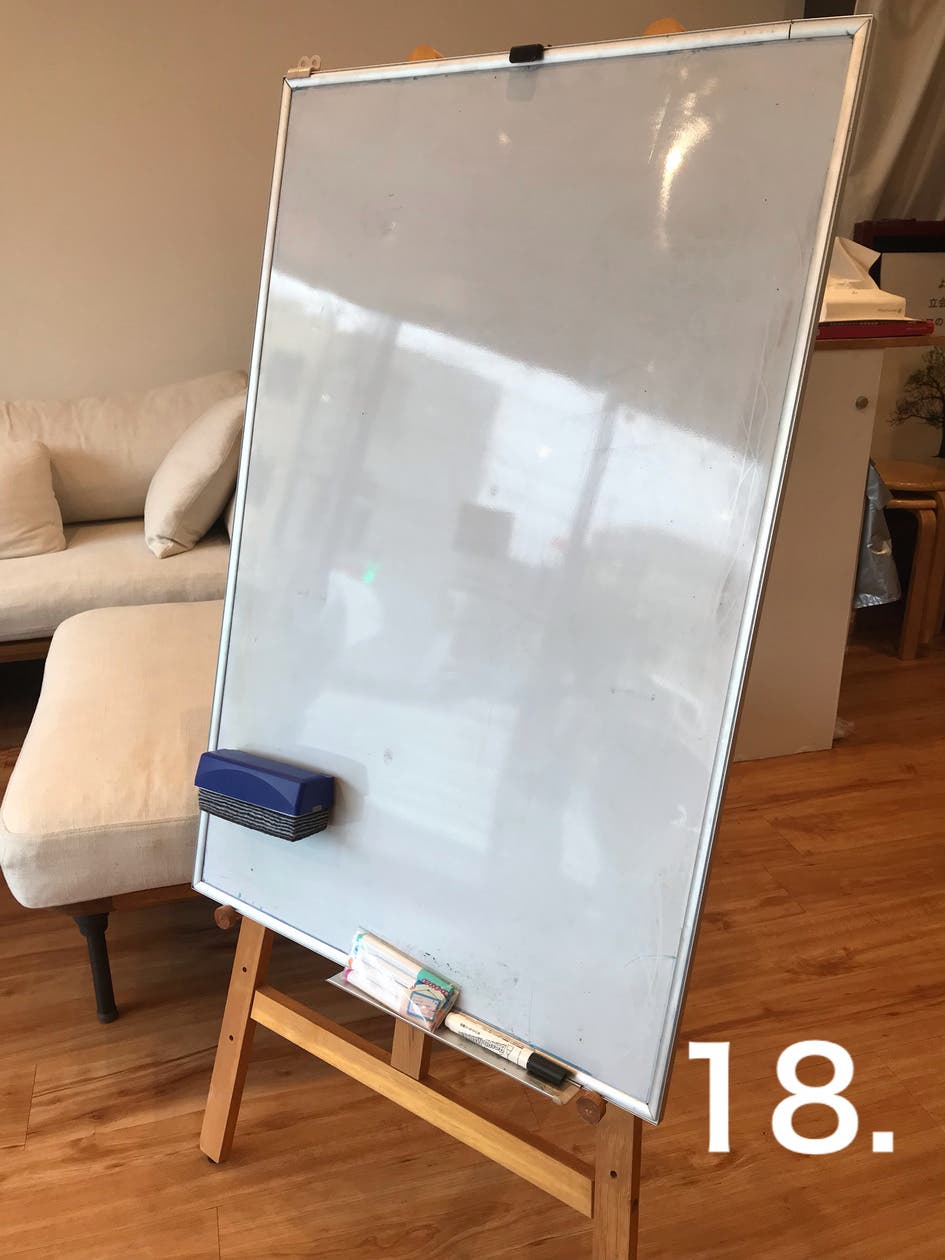 ホワイトボードとペンの画像1