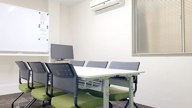 《うめきた413》【大阪駅3分】Wifi設置済み/少人数・格安/グランフロントすぐ♪/モニター設置/ウォールハンガーの写真4