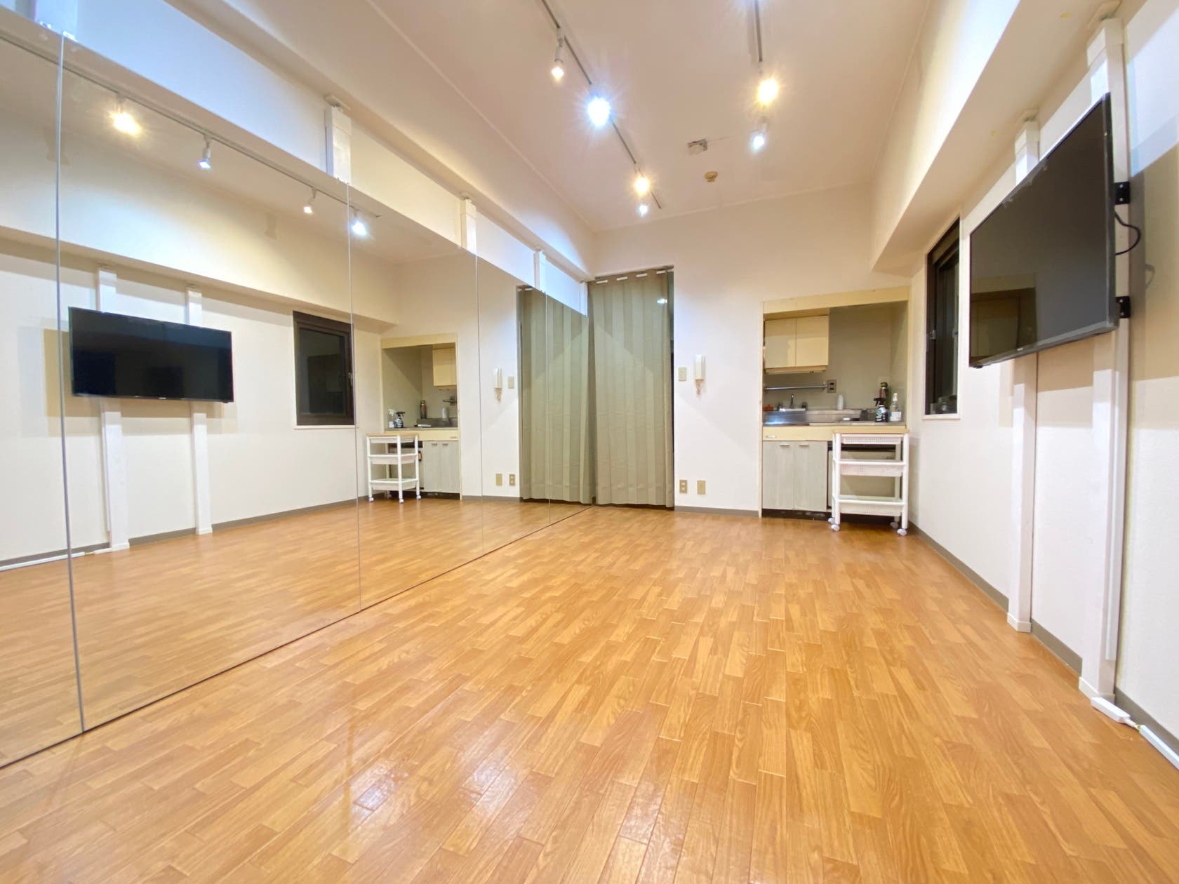 ◆お気軽スタジオ心斎橋beat◆【アメリカ村三角公園すぐ】＼今だけ半額／気軽に使えるシンプルなスタジオ/当日予約可の写真4