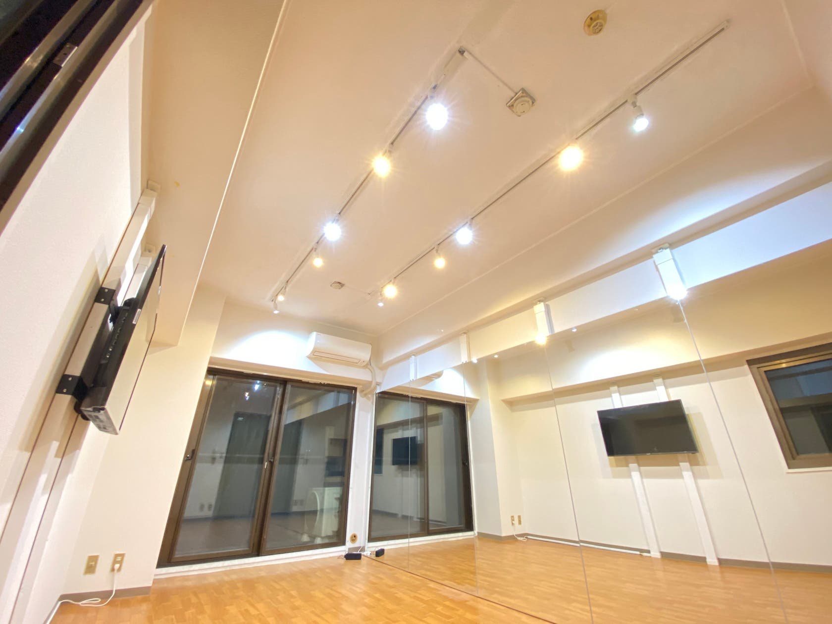 ◆お気軽スタジオ心斎橋beat◆【アメリカ村三角公園すぐ】＼今だけ半額／気軽に使えるシンプルなスタジオ/当日予約可の写真5