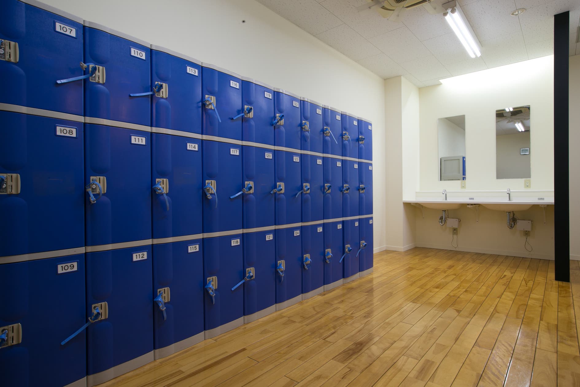 渋谷から約15分!川崎フロンターレ運営のフットサル場 TV/Youtube撮影・商品撮影・社内イベント・運動会などにの写真5