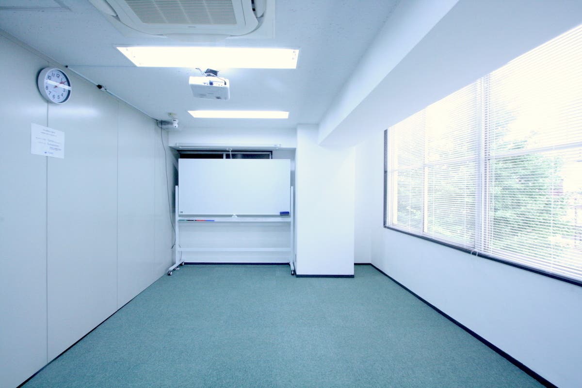 【品川駅徒歩3分！16名】プロジェクター・WiFi・ホワイトボード無料！エレベーターあり！ふれあい貸し会議室 品川No23の写真15